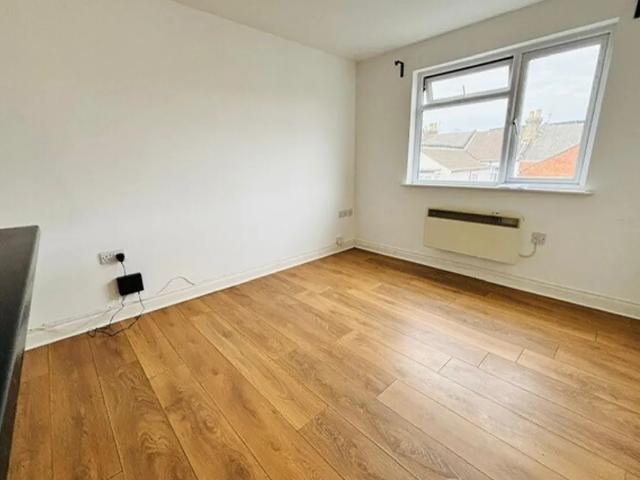 Apartment at Bellevue Road, Southampton