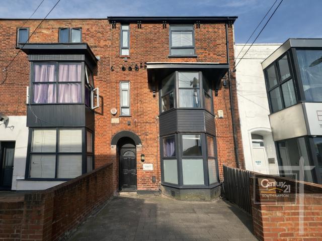 Apartment at Bellevue Road, Southampton