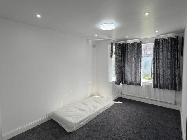 Apartment at Belle Vue Road, Greater London