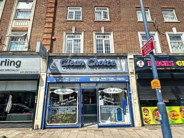 Apartment at Bellegrove Road, Greater London