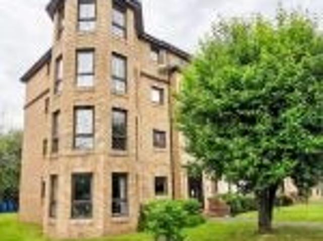 Apartment at Bellshaugh Gardens, Glasgow