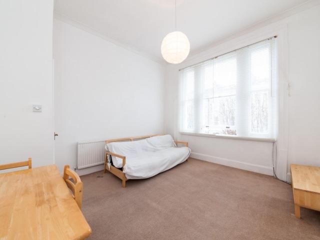 Apartment at Belsize Crescent, Greater London