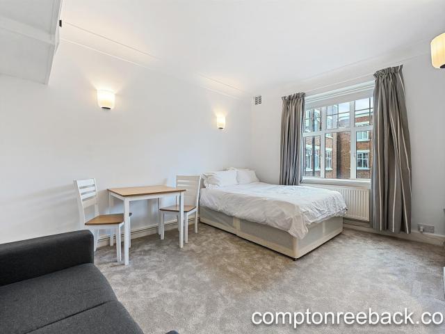 Apartment at Belsize Grove, Greater London