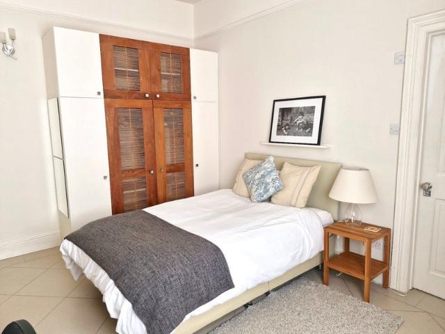 Apartment at Belsize Park Gardens, Greater London