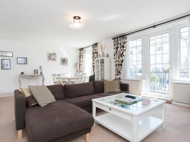 Apartment at Belsize Park, Greater London