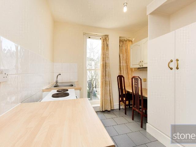 Apartment at Belsize Park, Greater London