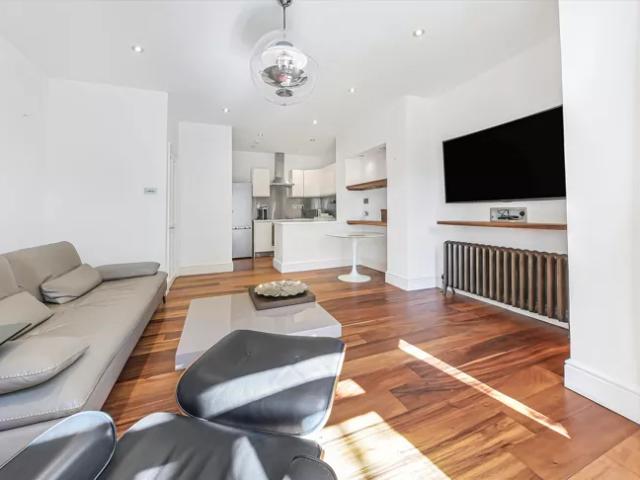 Apartment at Belsize Square, Greater London