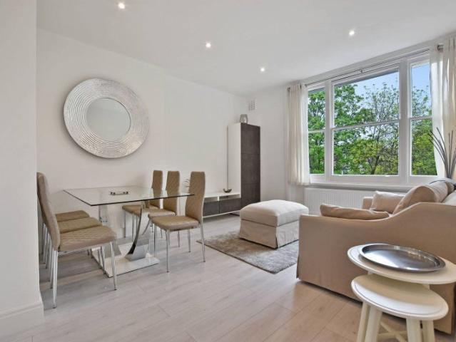 Apartment at Belsize Square, Greater London