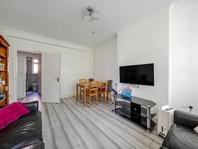 Apartment at Belthorn Crescent, Greater London