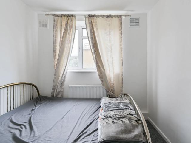 Apartment at Belthorn Crescent, Greater London