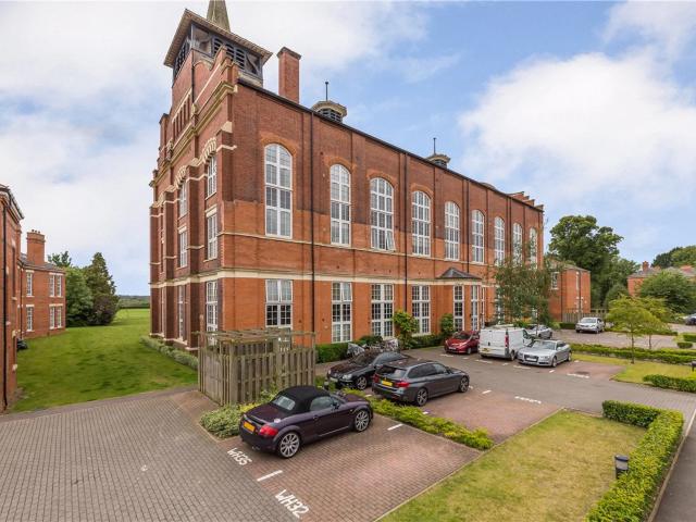 Apartment at Beningfield Drive, St Albans