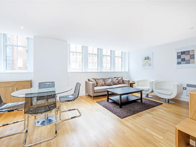 Apartment at Bennett's Yard, City of Westminster