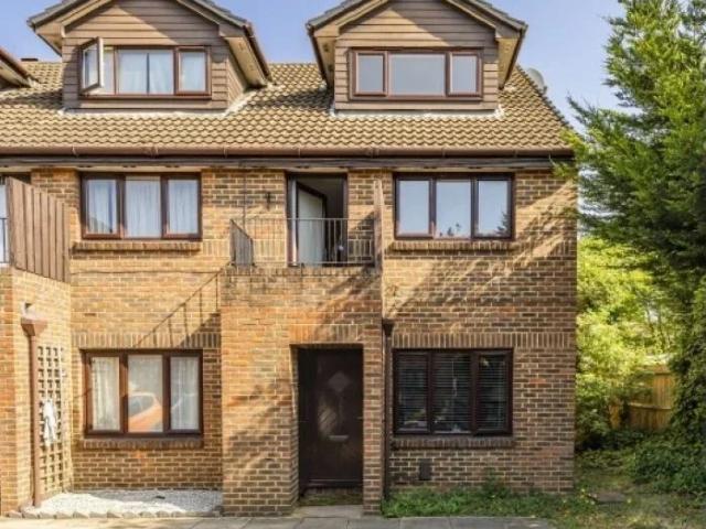 Apartment at Benwell Court, Borough of Spelthorne