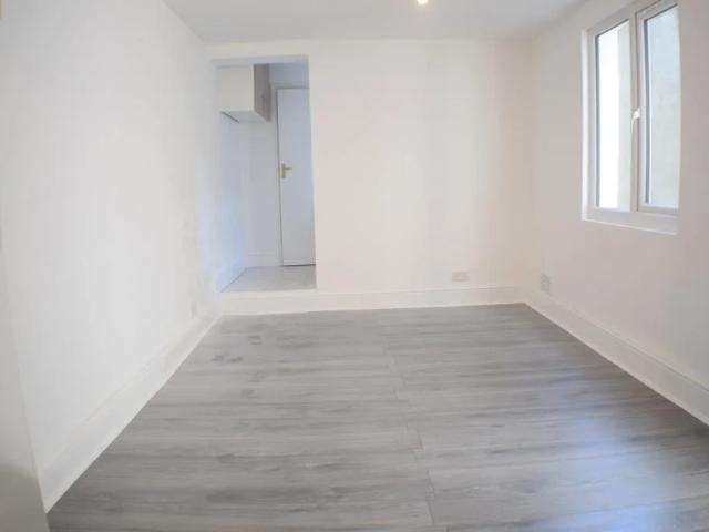 Apartment at Benwell Road, Greater London