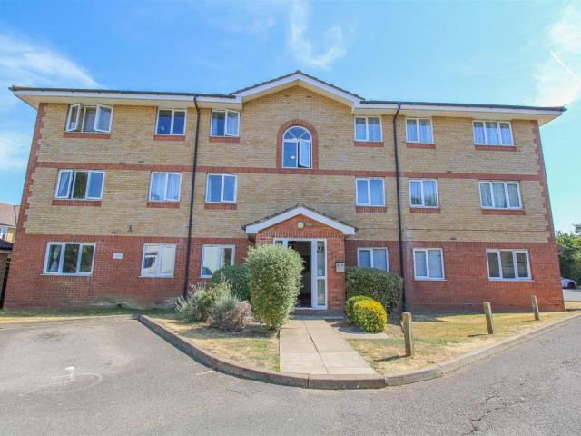 Apartment at Bentley Drive, Harlow