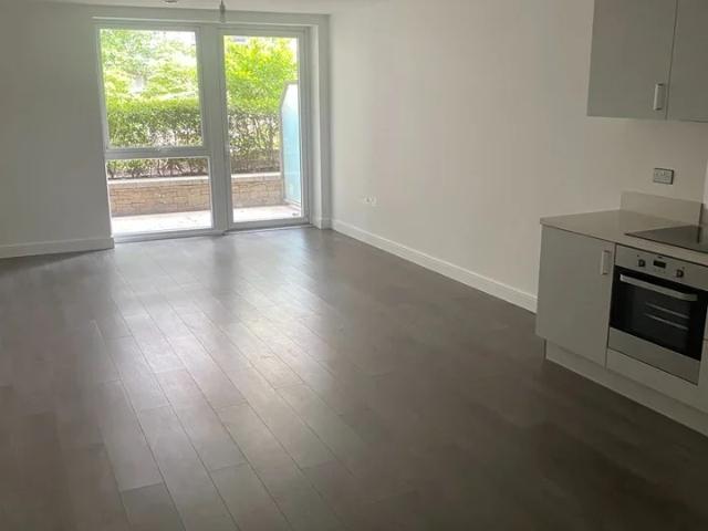 Apartment at Beresford Avenue, Greater London