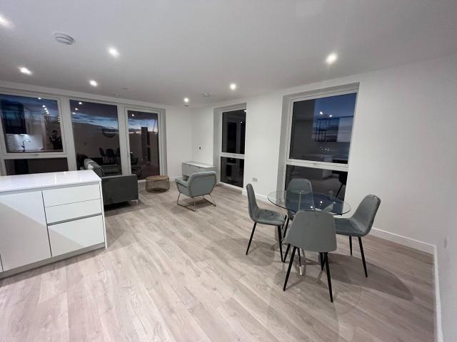 Apartment at Beresford Avenue, Greater London