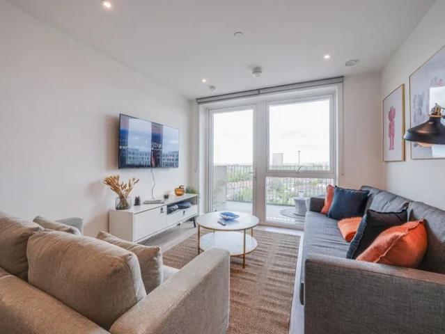 Apartment at Beresford Avenue, Greater London