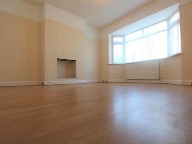 Apartment at Beresford Gardens, Greater London