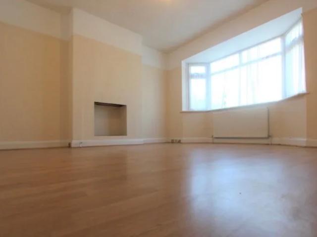 Apartment at Beresford Gardens, Greater London