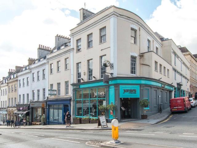 Apartment at Berkeley Avenue, Bristol
