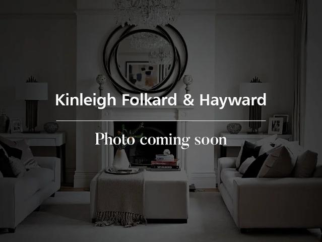 Apartment at Berkeley Gardens, Greater London