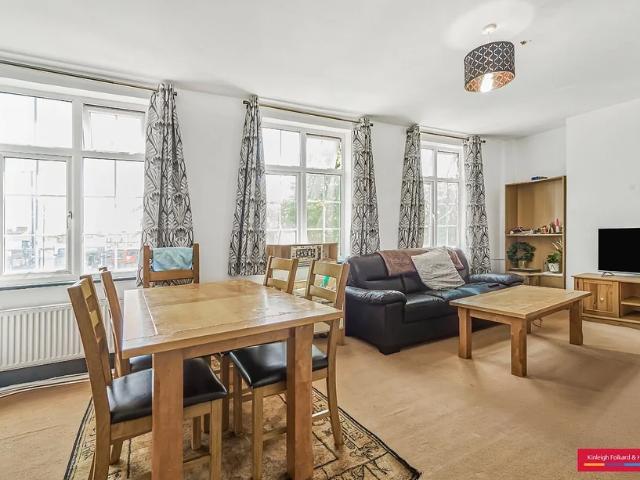Apartment at Berkeley Gardens, Greater London