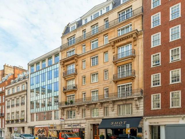 Apartment at Berkeley Street, City of Westminster
