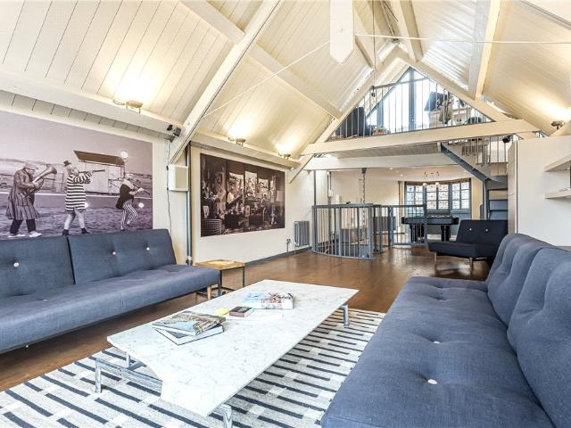 Apartment at Bermondsey Street, Greater London
