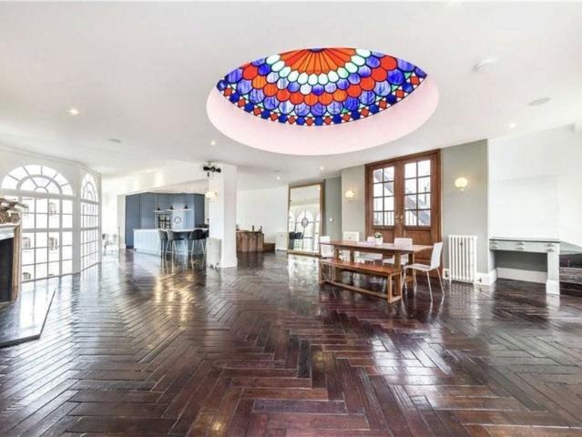 Apartment at Bermondsey Street, Greater London