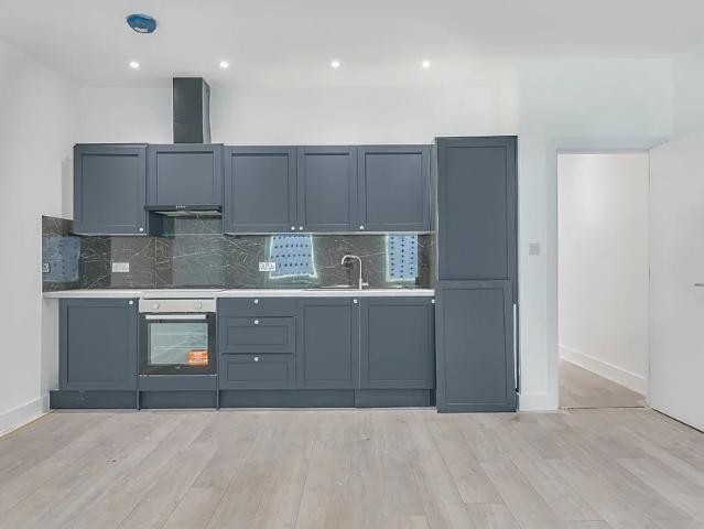 Apartment at Bernay's Grove, Greater London
