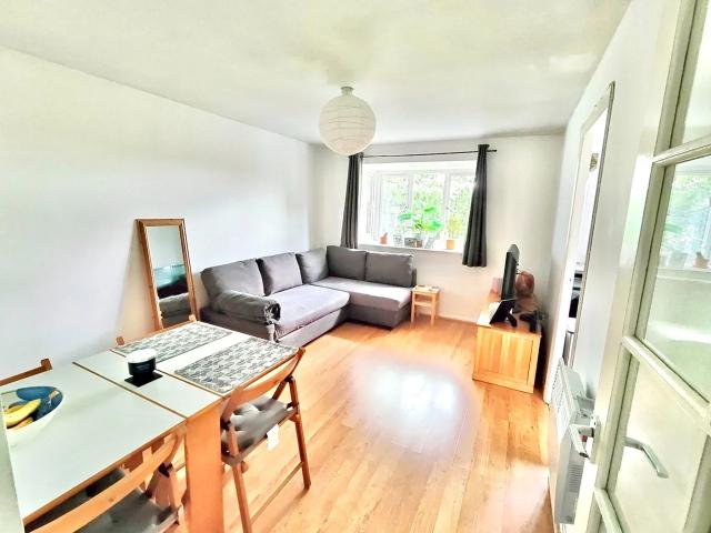 Apartment at Bernard Ashley Drive, Greater London