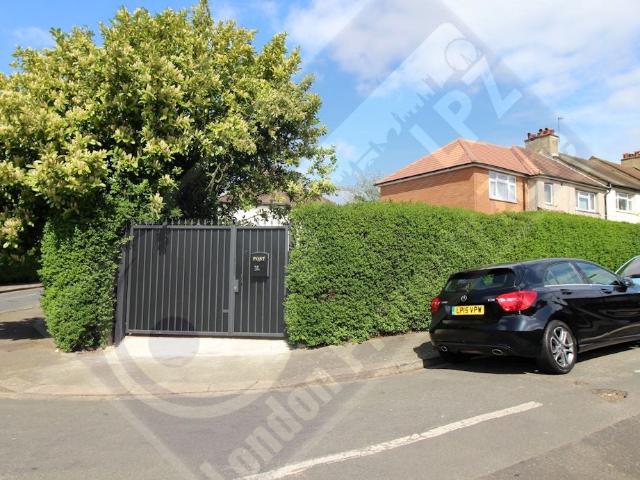 Apartment at Berry Way, Greater London