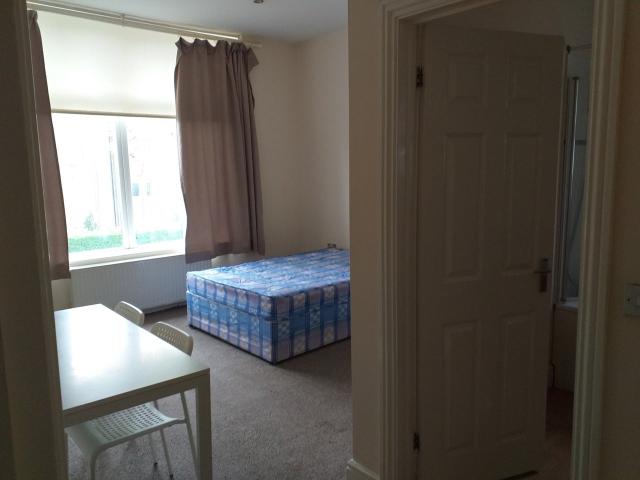 Apartment at Berrylands Road, Greater London