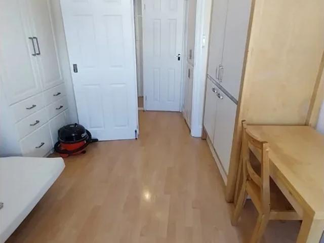 Apartment at Berrylands Road, Greater London