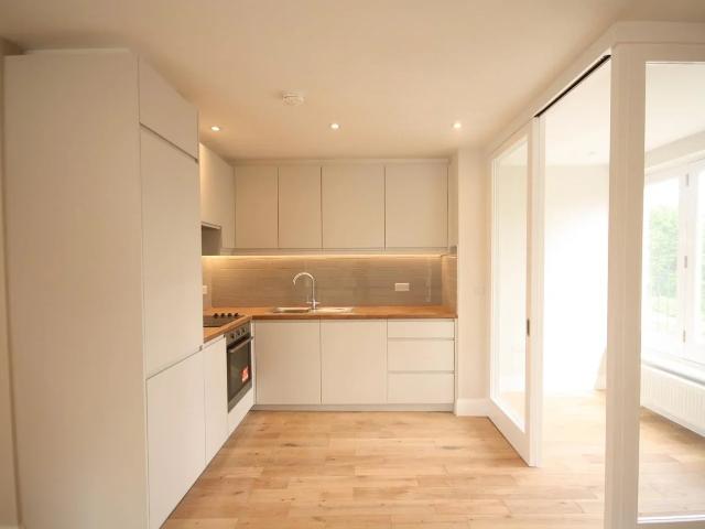 Apartment at Berrymead Gardens, Greater London