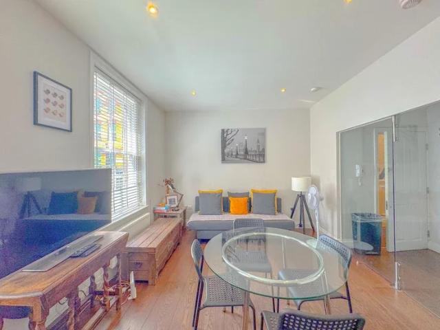 Apartment at Berwick Street, City of Westminster
