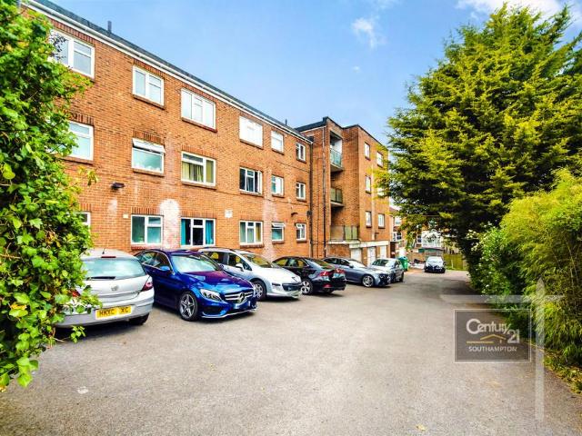 Apartment at Bitterne Road West, Southampton