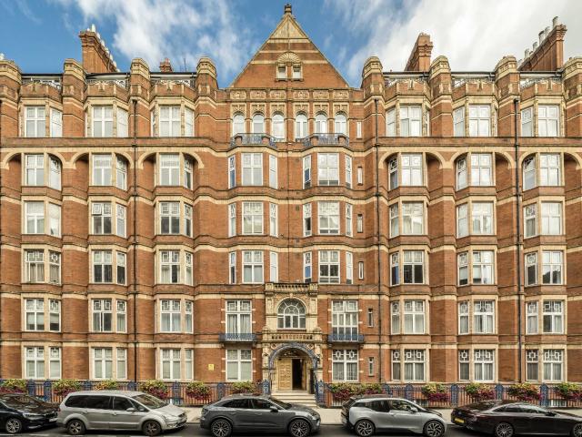 Apartment at Bickenhall Street, City of Westminster