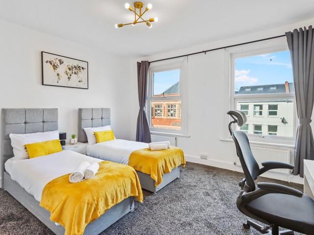 Apartment at Bickley Street, Greater London