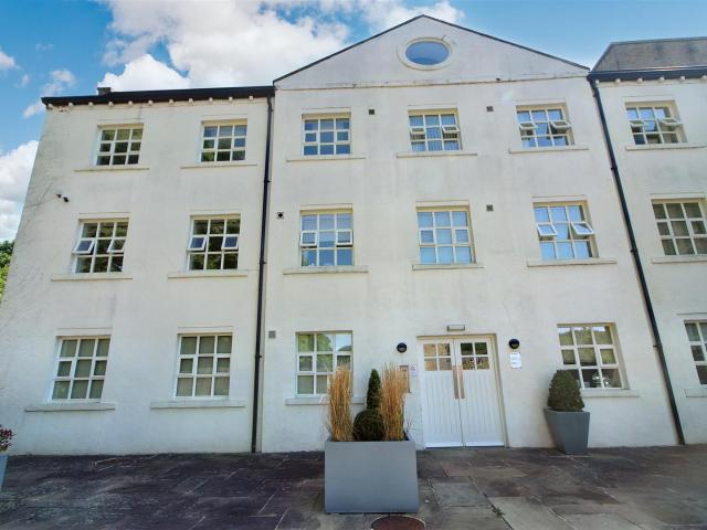 Apartment at Bilham Road, Kirklees