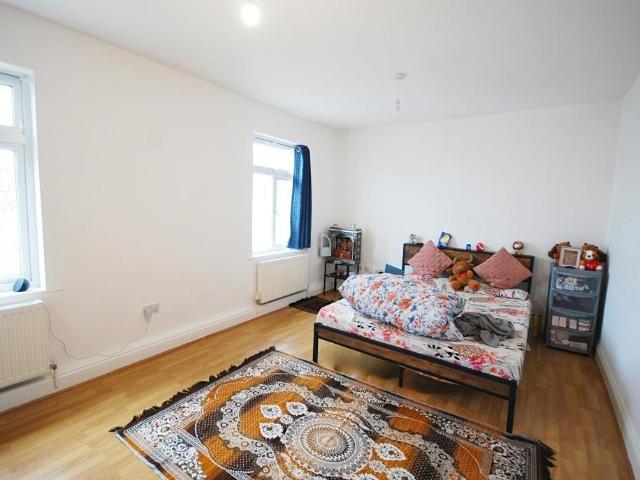 Apartment at Bilton Road, Greater London