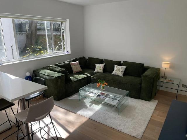 Apartment at Bina Gardens, Greater London