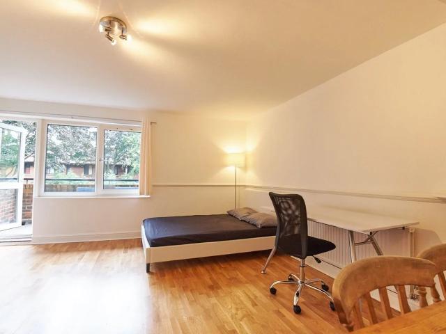 Apartment at Bingfield Street, Greater London
