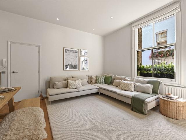 Apartment at Bingham Place, City of Westminster