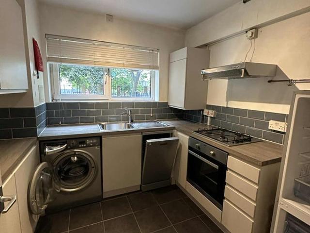 Apartment at Binfield Road, Greater London