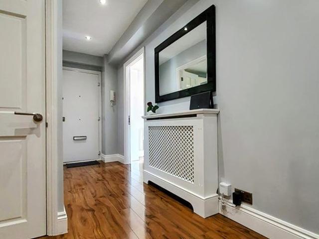 Apartment at Binfield Road, Greater London