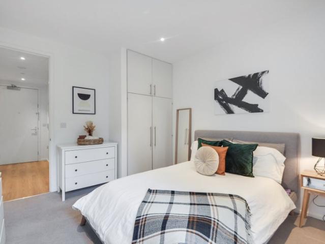 Apartment at Binfield Road, Greater London