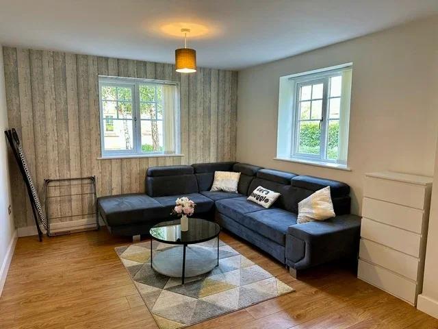 Apartment at Birch Close, Huntington