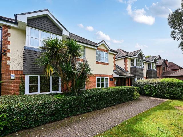 Apartment at Birch Avenue, Hart